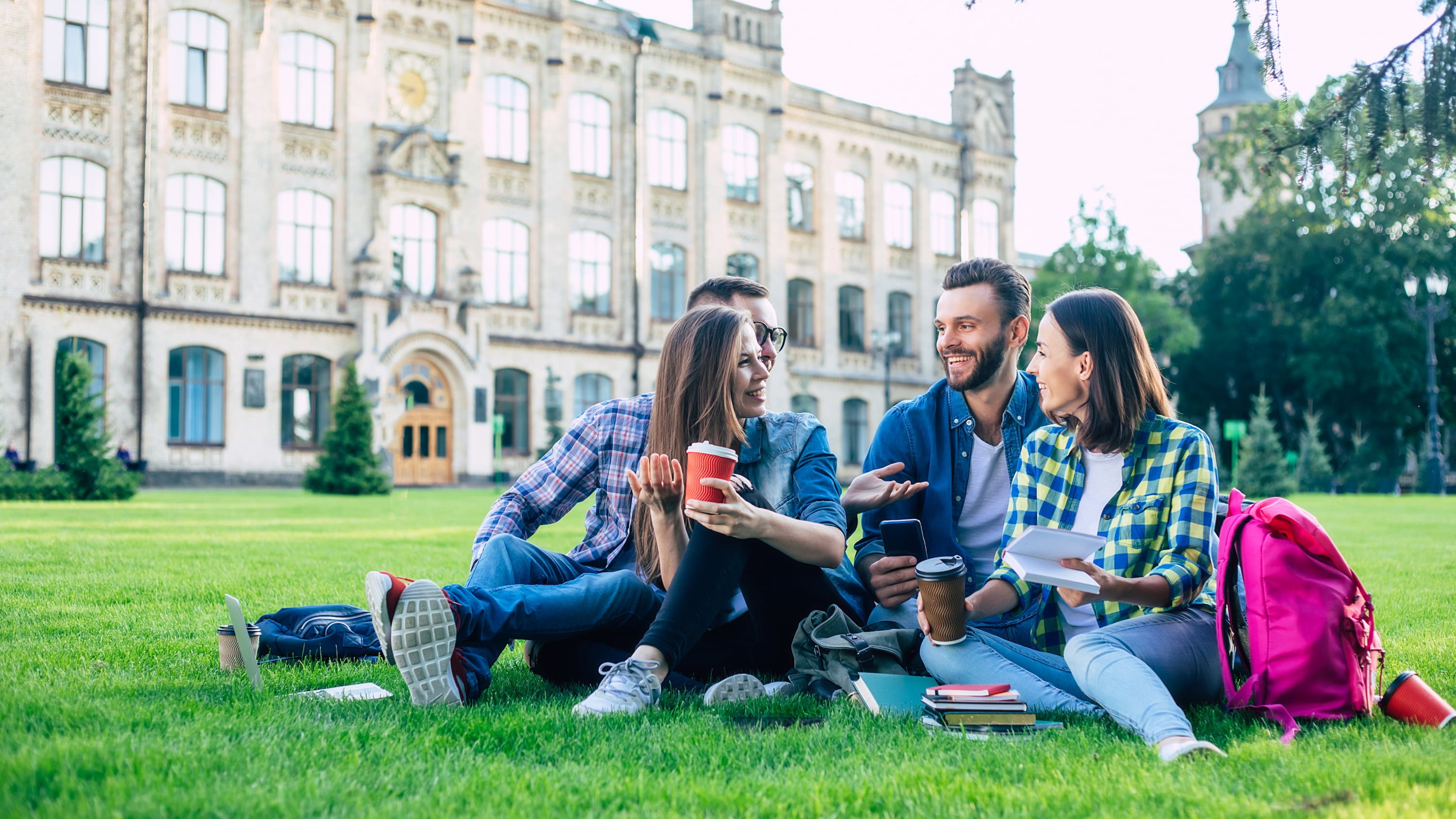 Razlika između koledža i fakulteta u Americi